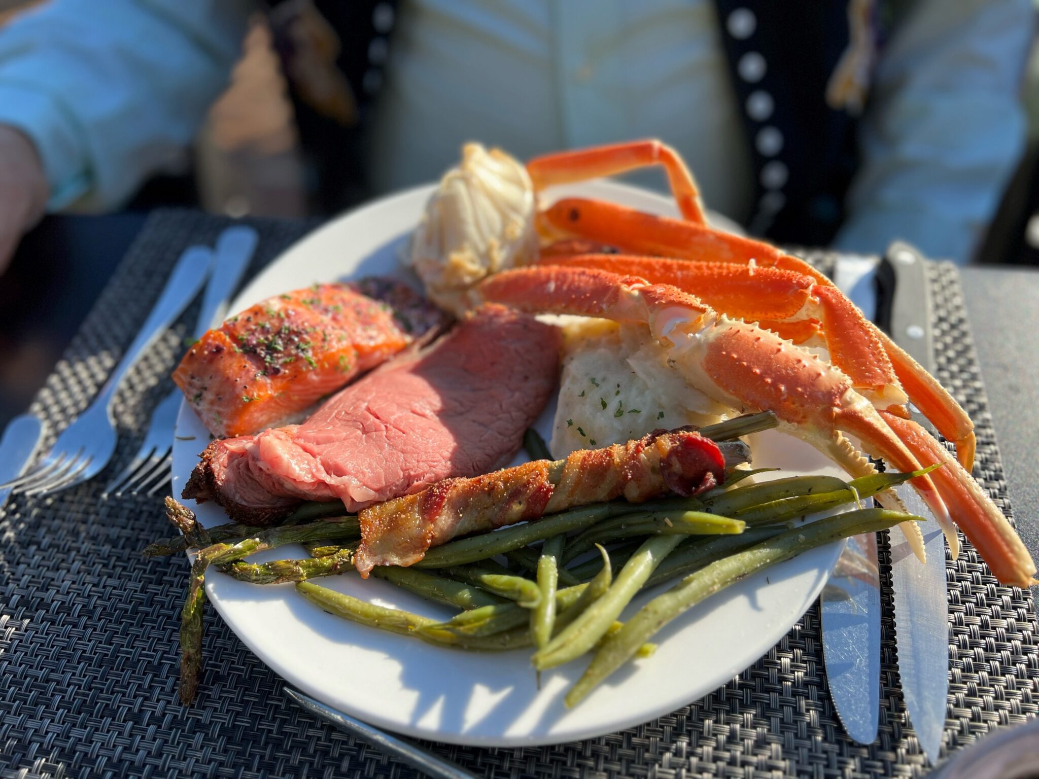 Fresh Alaska Cuisine and Spirits | Alaskan Dream Cruises
